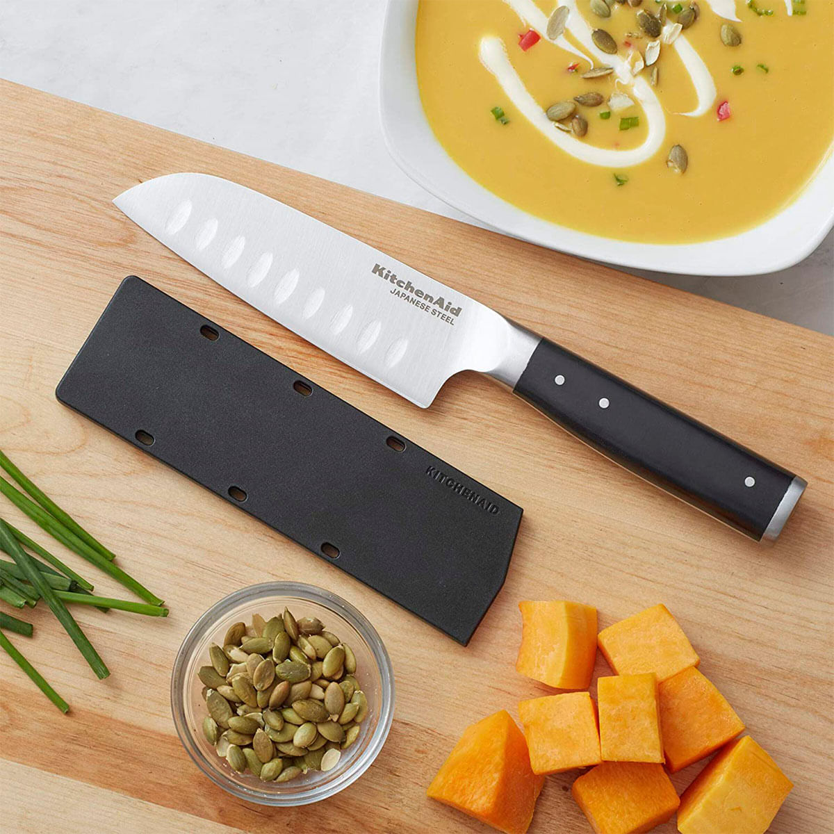 Faca Santoku 26cm Forjada com Capa Protetora - KitchenAid